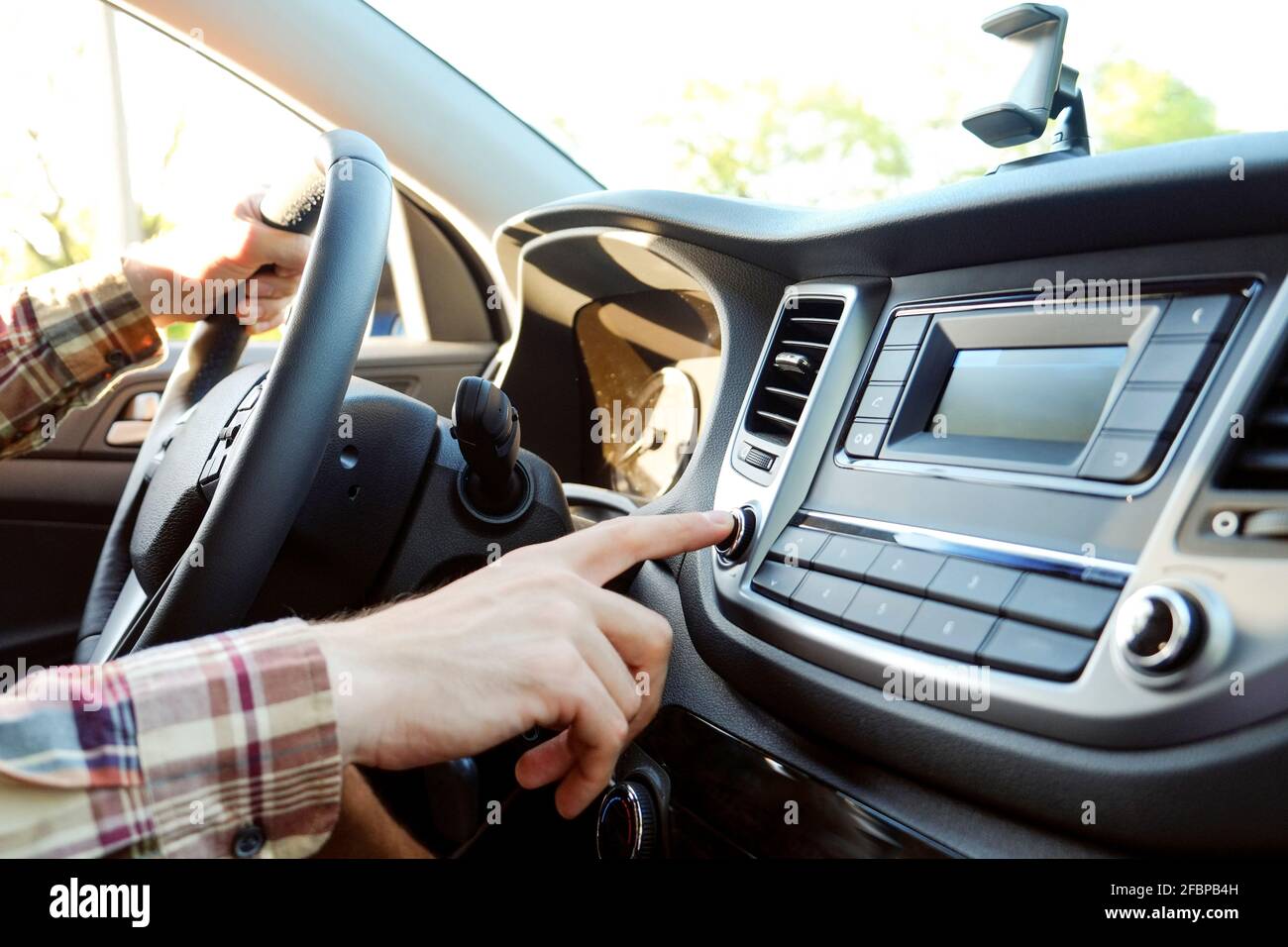 Car media player hi-res stock photography and images - Alamy
