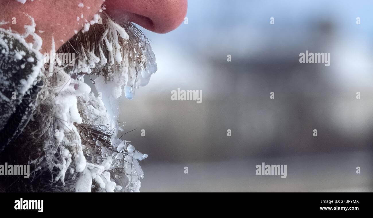 Extremely cold temperature man hi-res stock photography and images - Alamy
