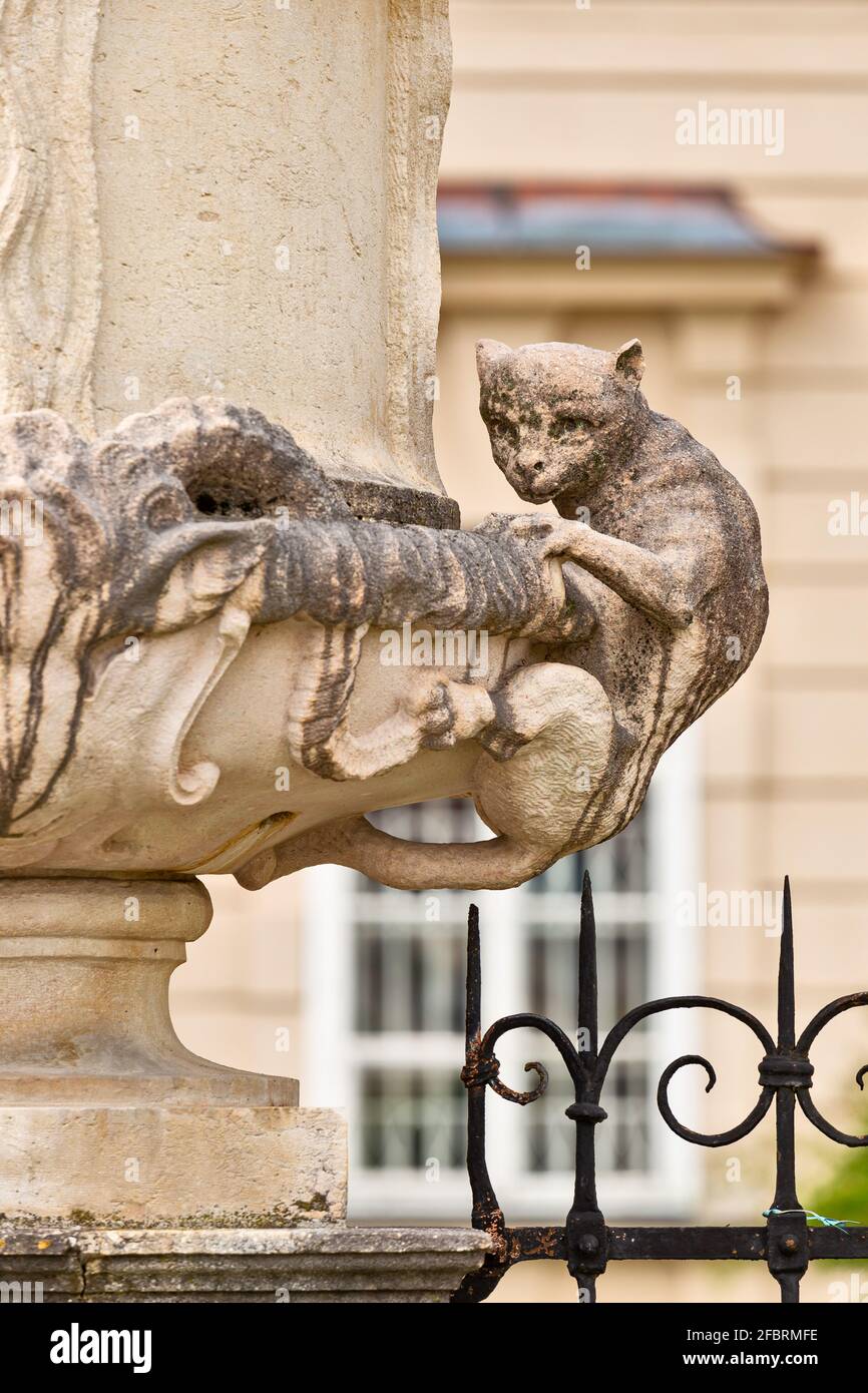 Cat statue hi-res stock photography and images - Alamy
