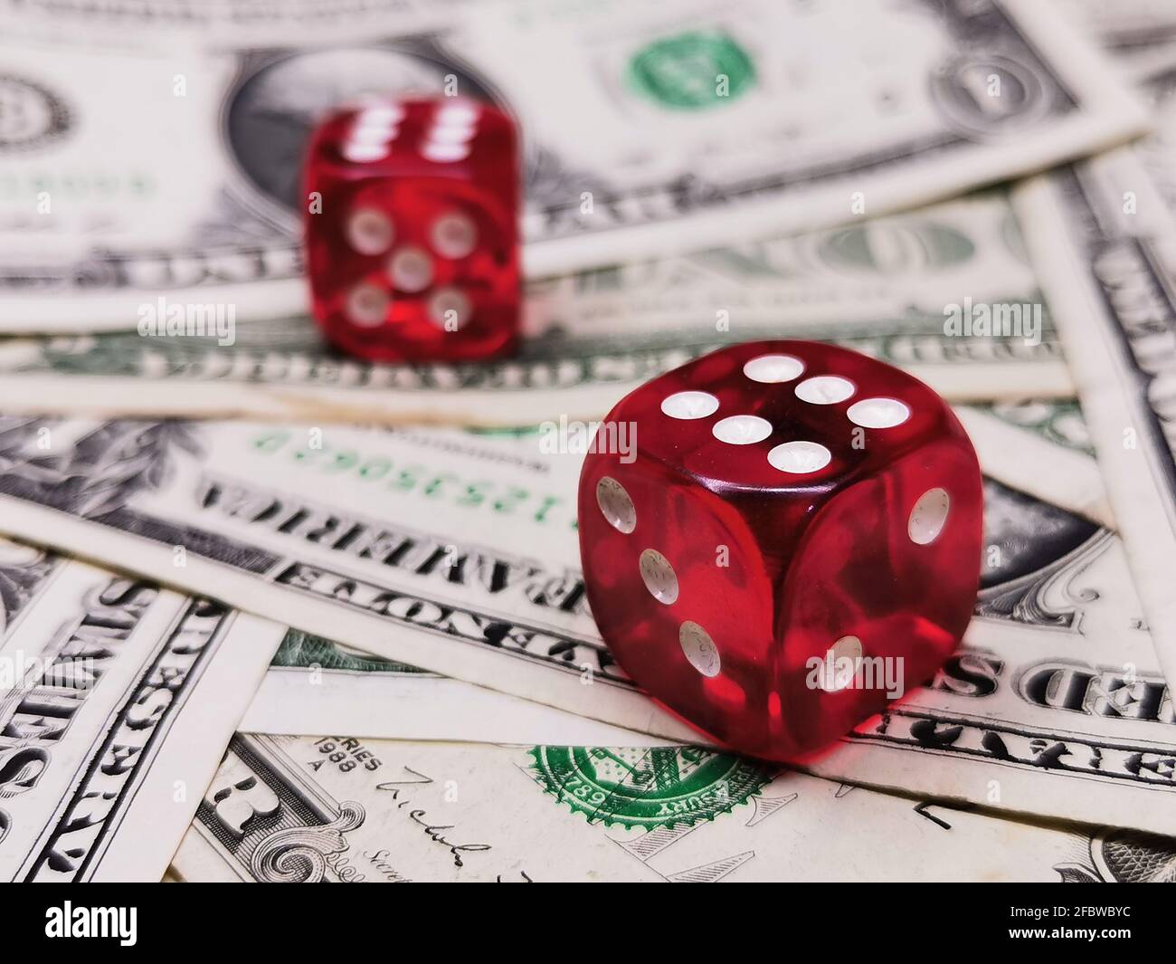 Cubes dollar hi-res stock photography and images - Alamy