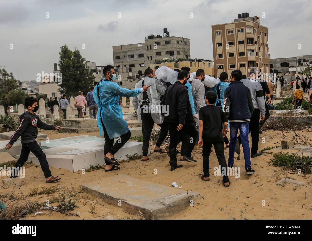 Gaza City, The Gaza Strip, Palestine. 23rd Apr, 2021. Palestinians ...