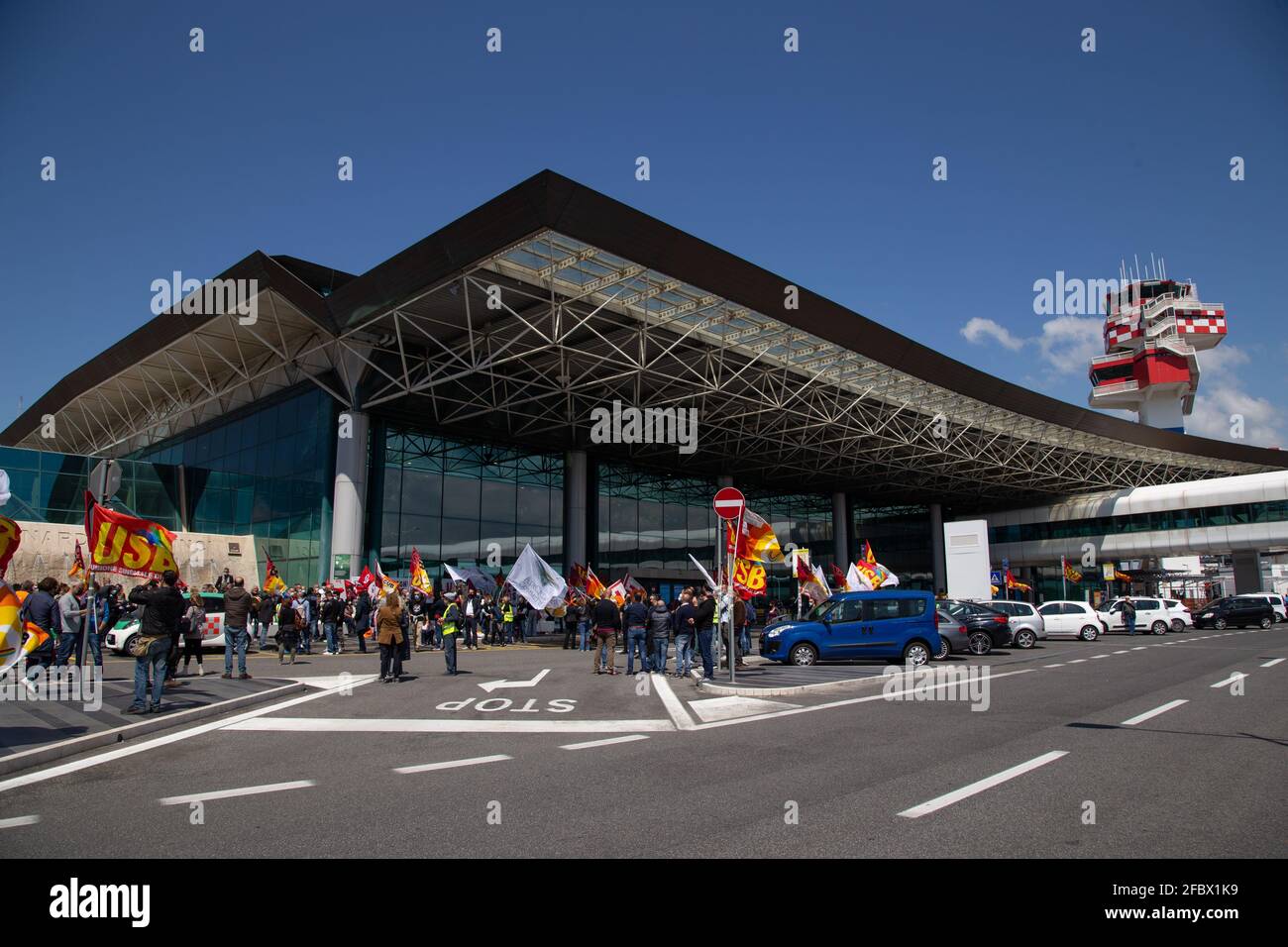 Rome airport terminal 3 hi-res stock photography and images - Alamy