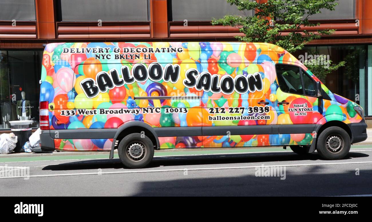 New york city balloons birthday hi-res stock photography and images - Alamy