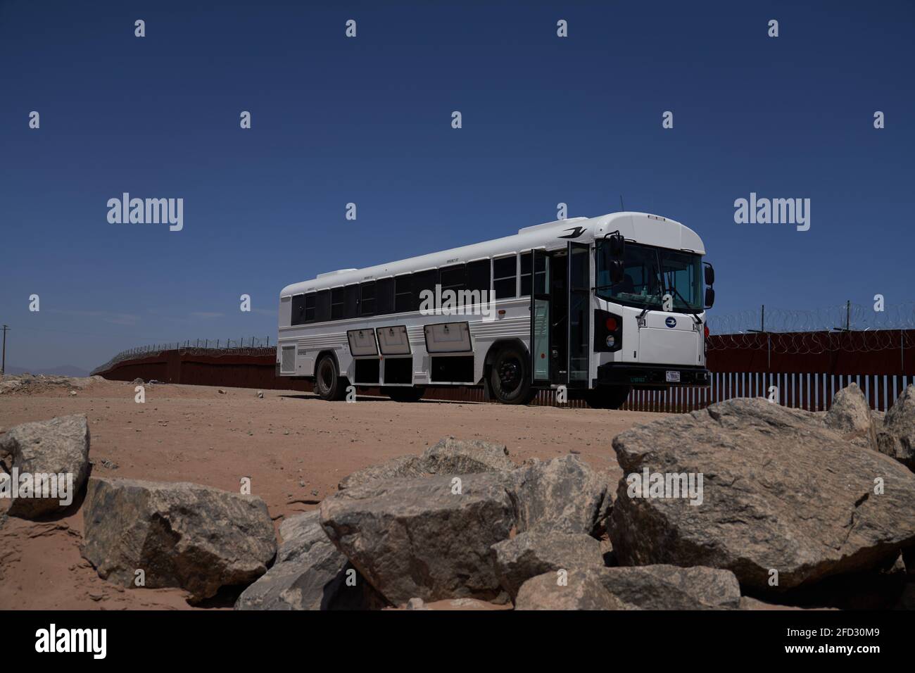 Border patrol bus hi-res stock photography and images - Alamy