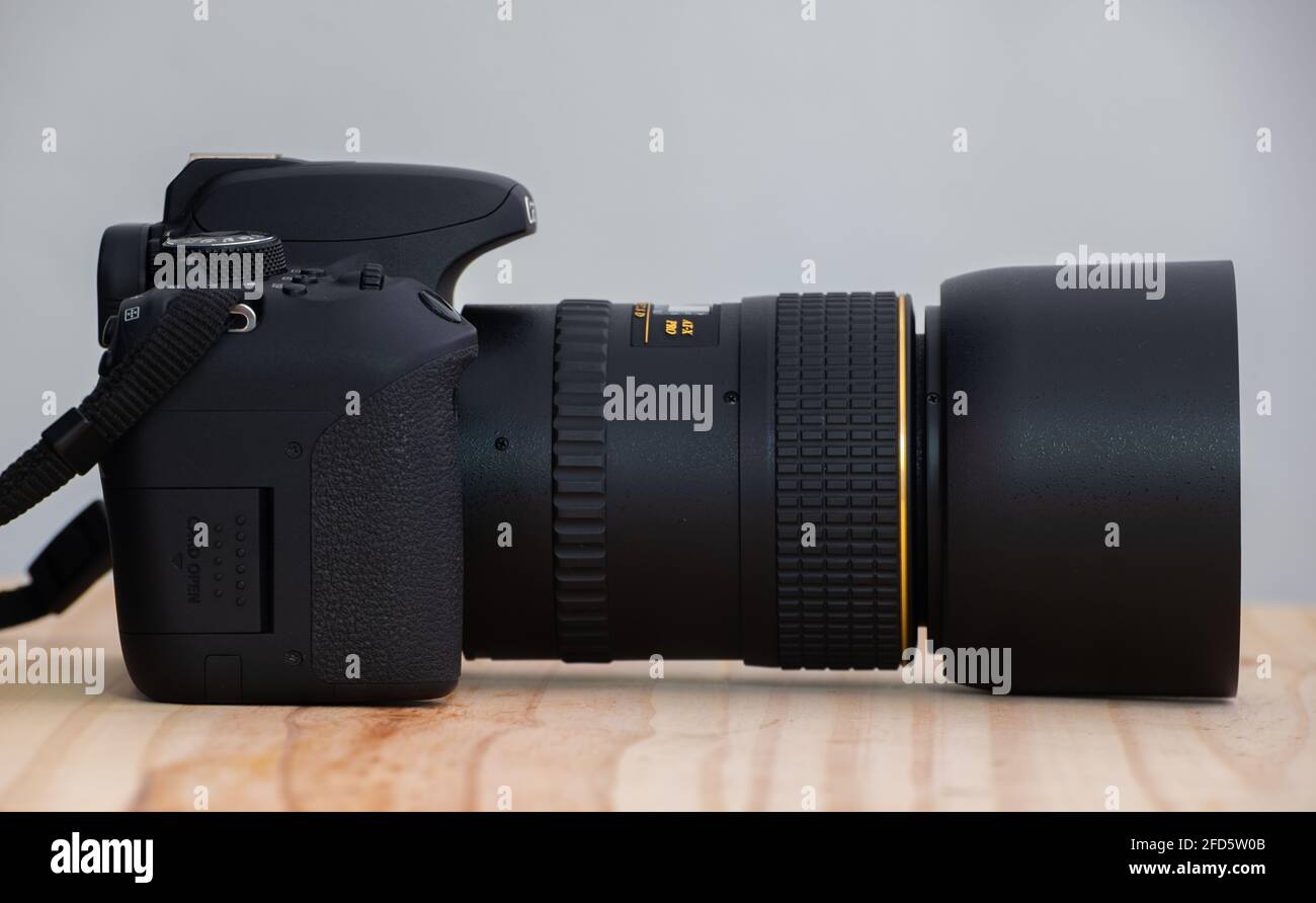 Dslr camera side view hi-res stock photography and images - Alamy