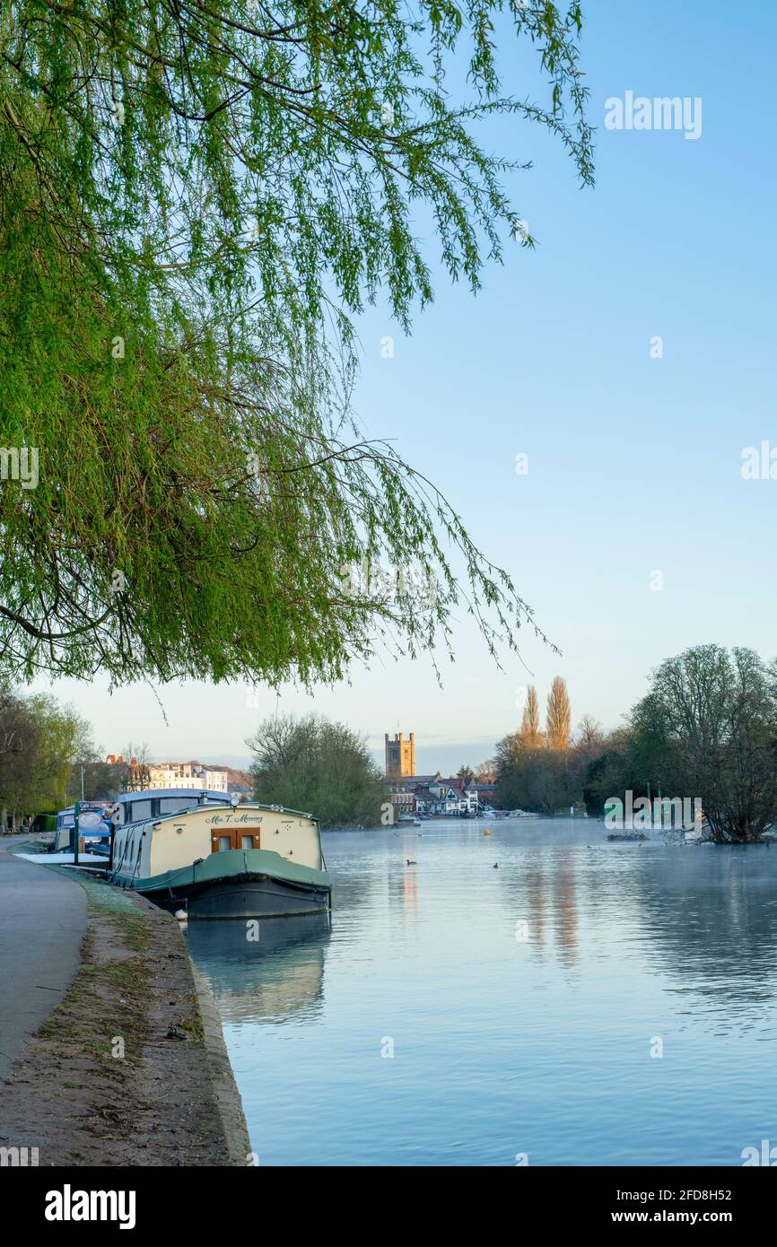 River boats on the river thames at mill meadows on a frosty spring ...