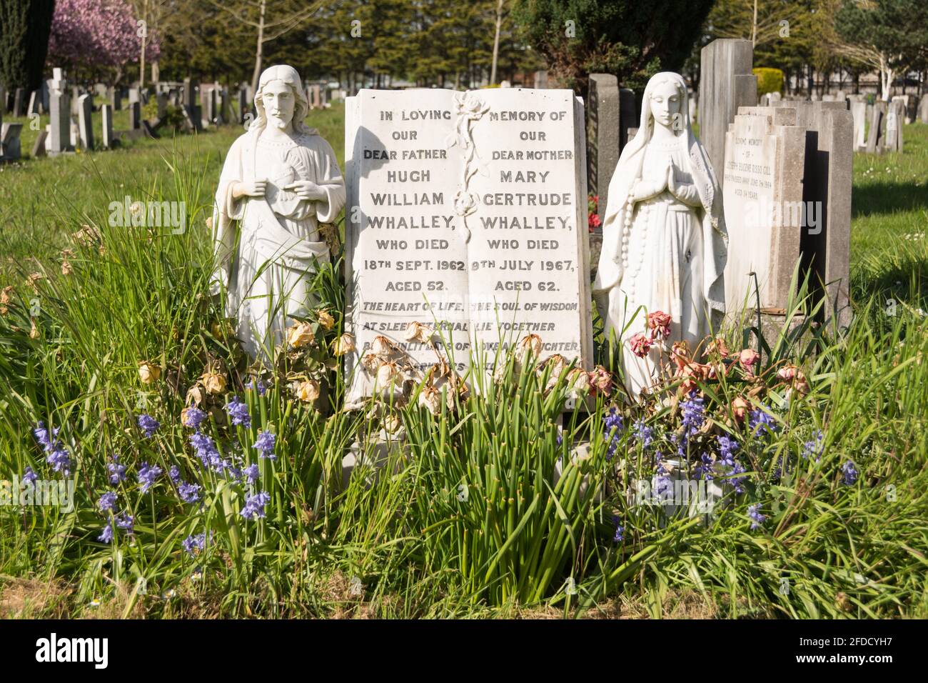 Closeup of Mary and Jesus funerary sculpture in North Sheen Cemetery ...