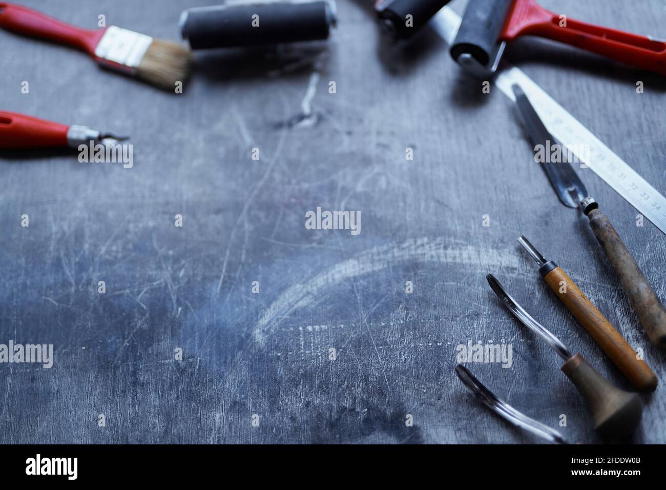 Linocut tools hi-res stock photography and images - Alamy