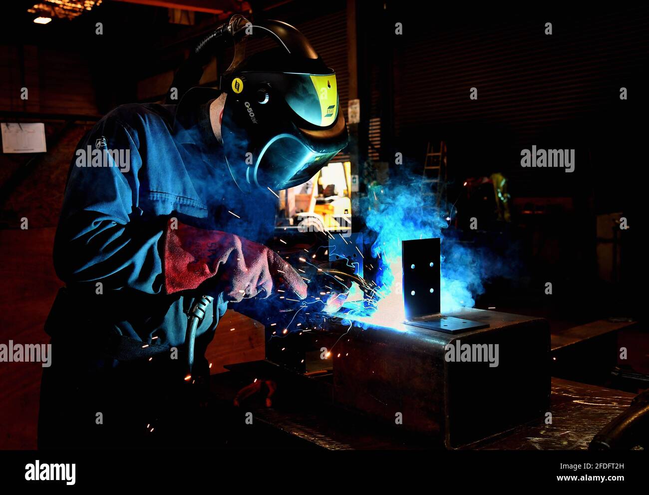 Engineering workshop hi-res stock photography and images - Alamy