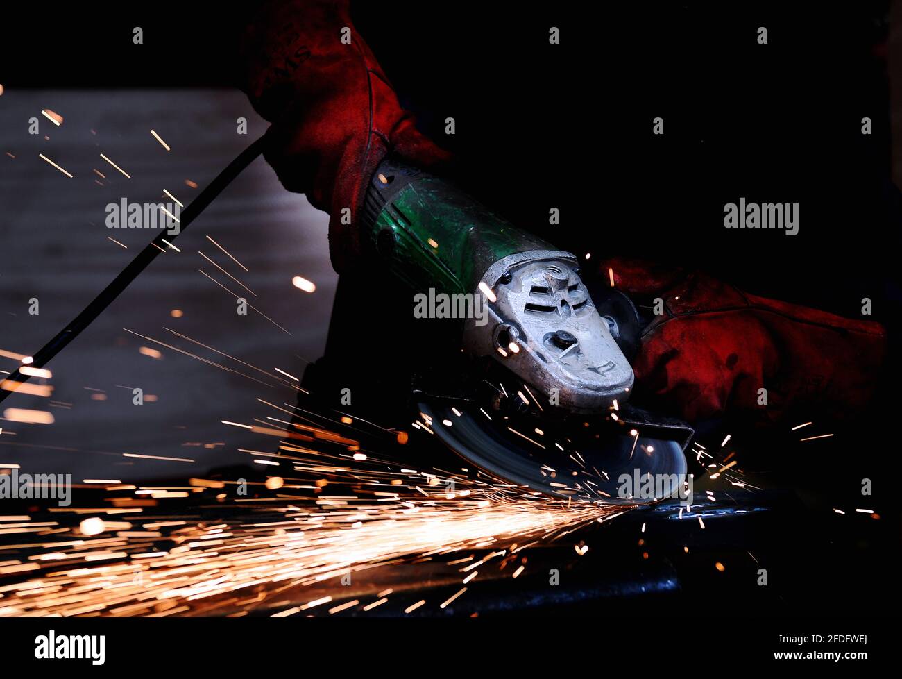 Engineering workshop hi-res stock photography and images - Alamy