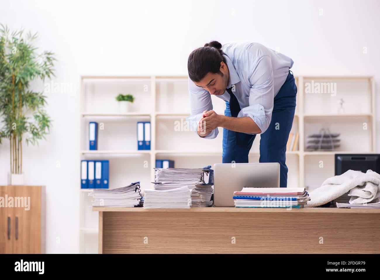 Man sweating in office hi-res stock photography and images - Alamy