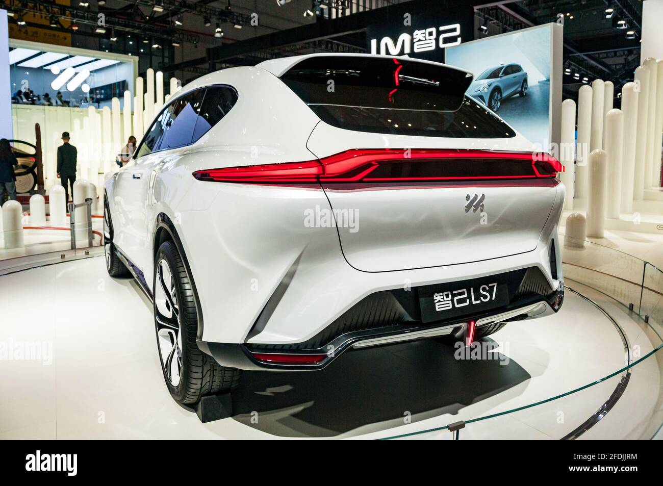 The IM LS7 concept from a joint venture between SAIC and Alibaba on ...
