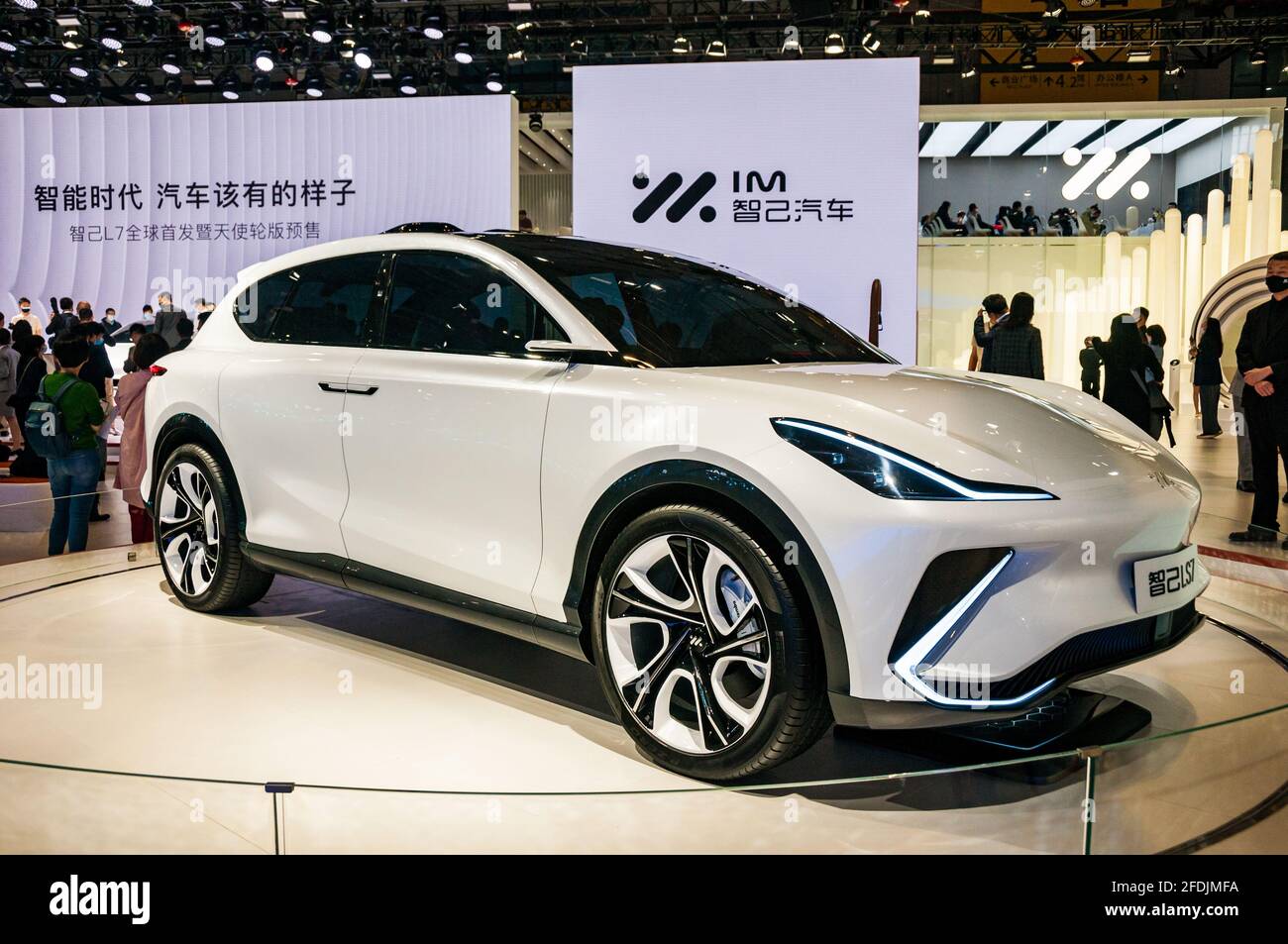 The IM LS7 concept from a joint venture between SAIC and Alibaba on ...