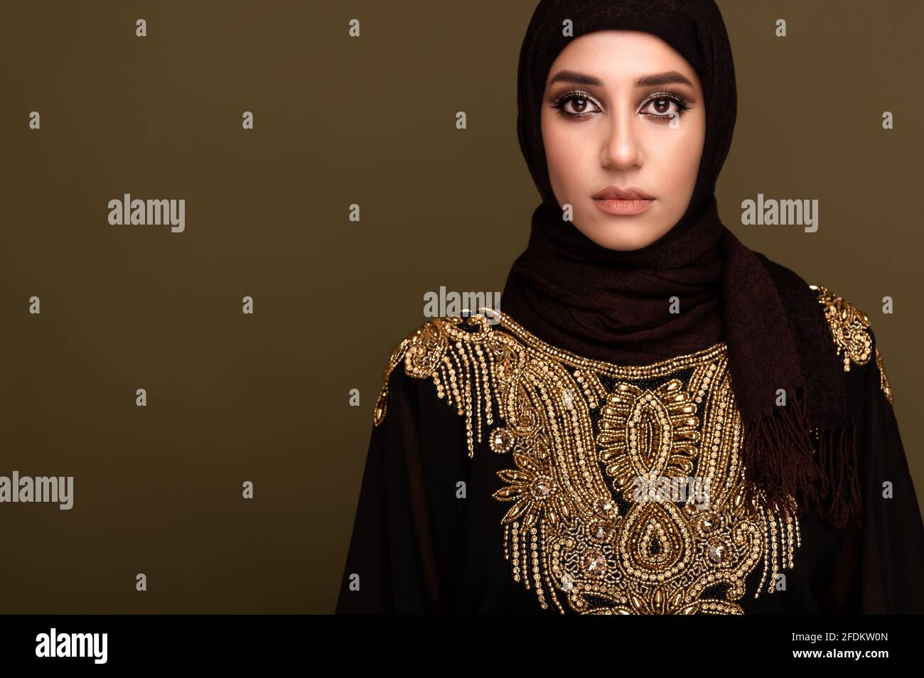 Muslim woman in hijab. Portrait of a young arab girl in traditional ...