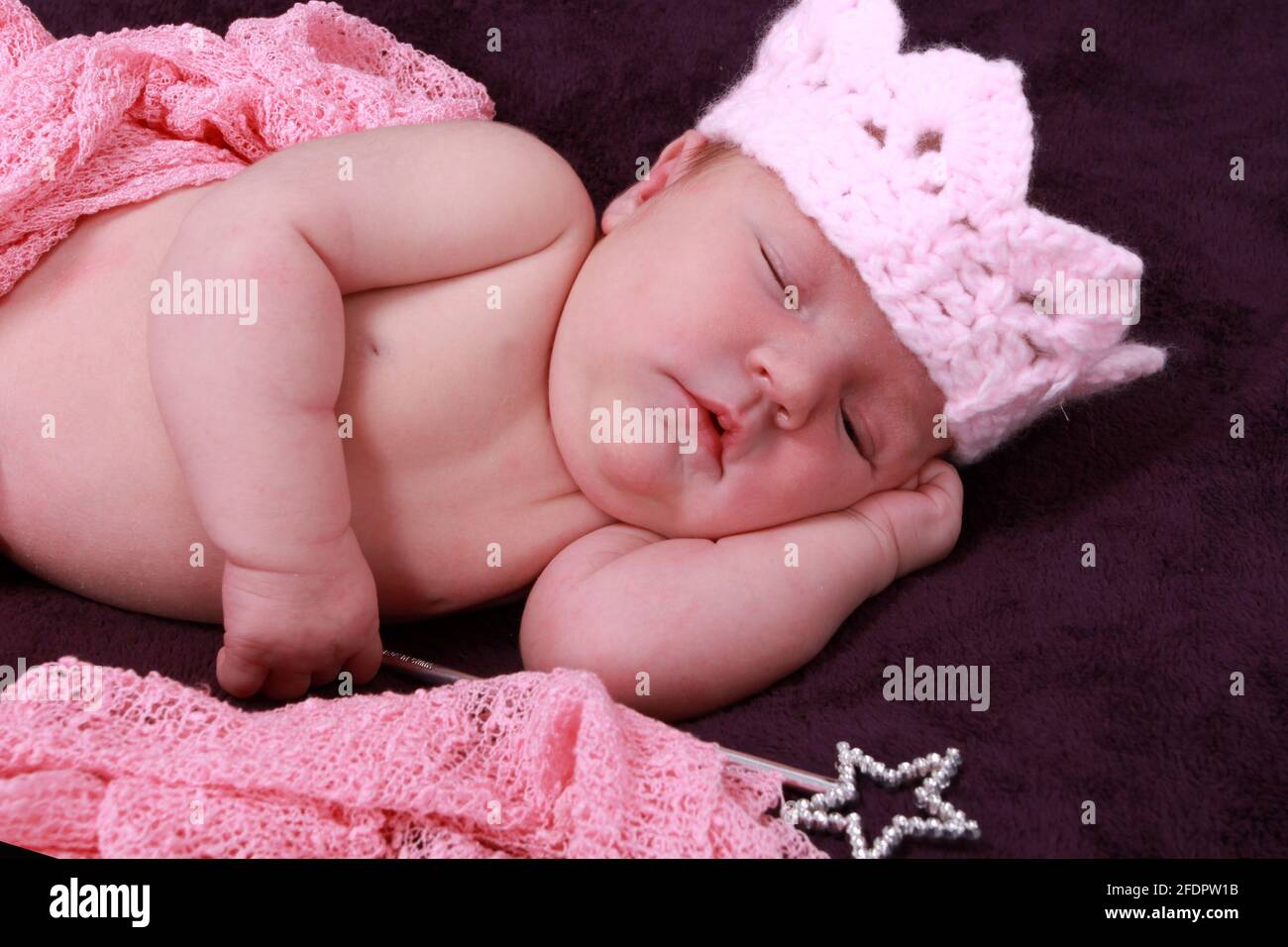 One week old baby hi-res stock photography and images - Alamy