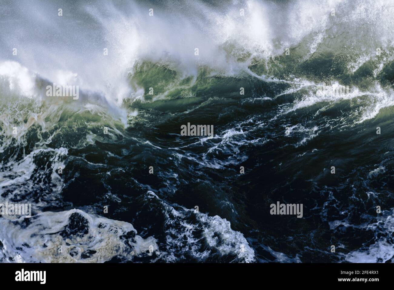 Nazare portugal wave hi-res stock photography and images - Alamy