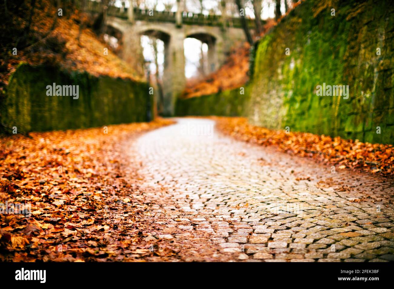 Ravine built structure hi-res stock photography and images - Alamy