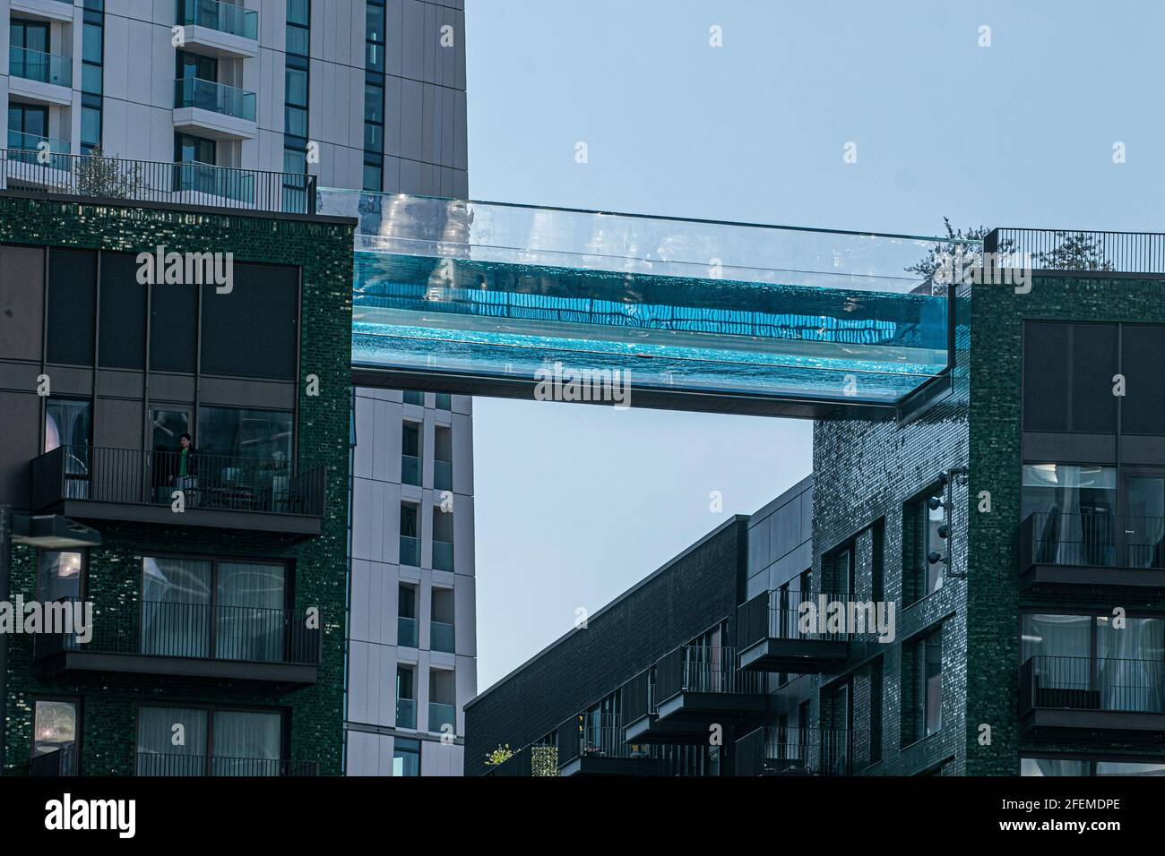 Sky pool london embassy hi-res stock photography and images - Alamy