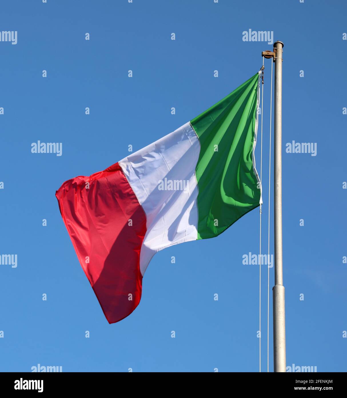 Huge giant big italian flag hi-res stock photography and images - Alamy
