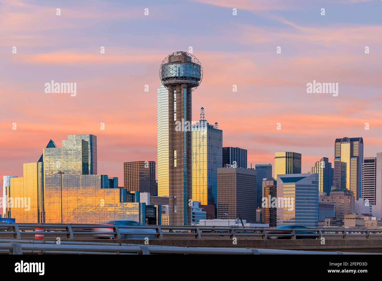 Dallas city skyline hi-res stock photography and images - Alamy