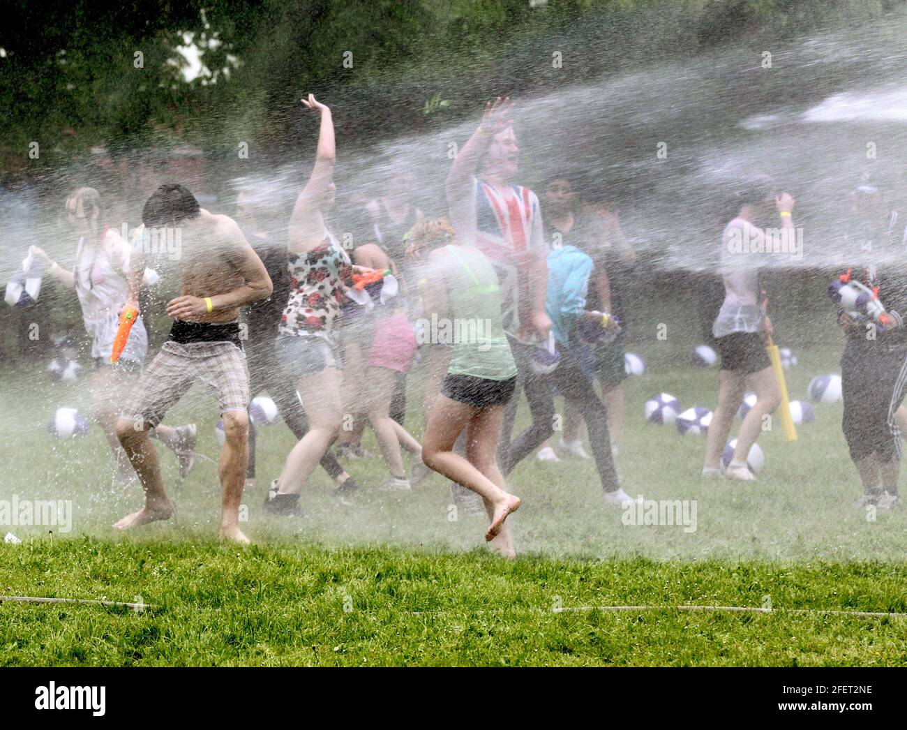 Water war hi-res stock photography and images - Alamy