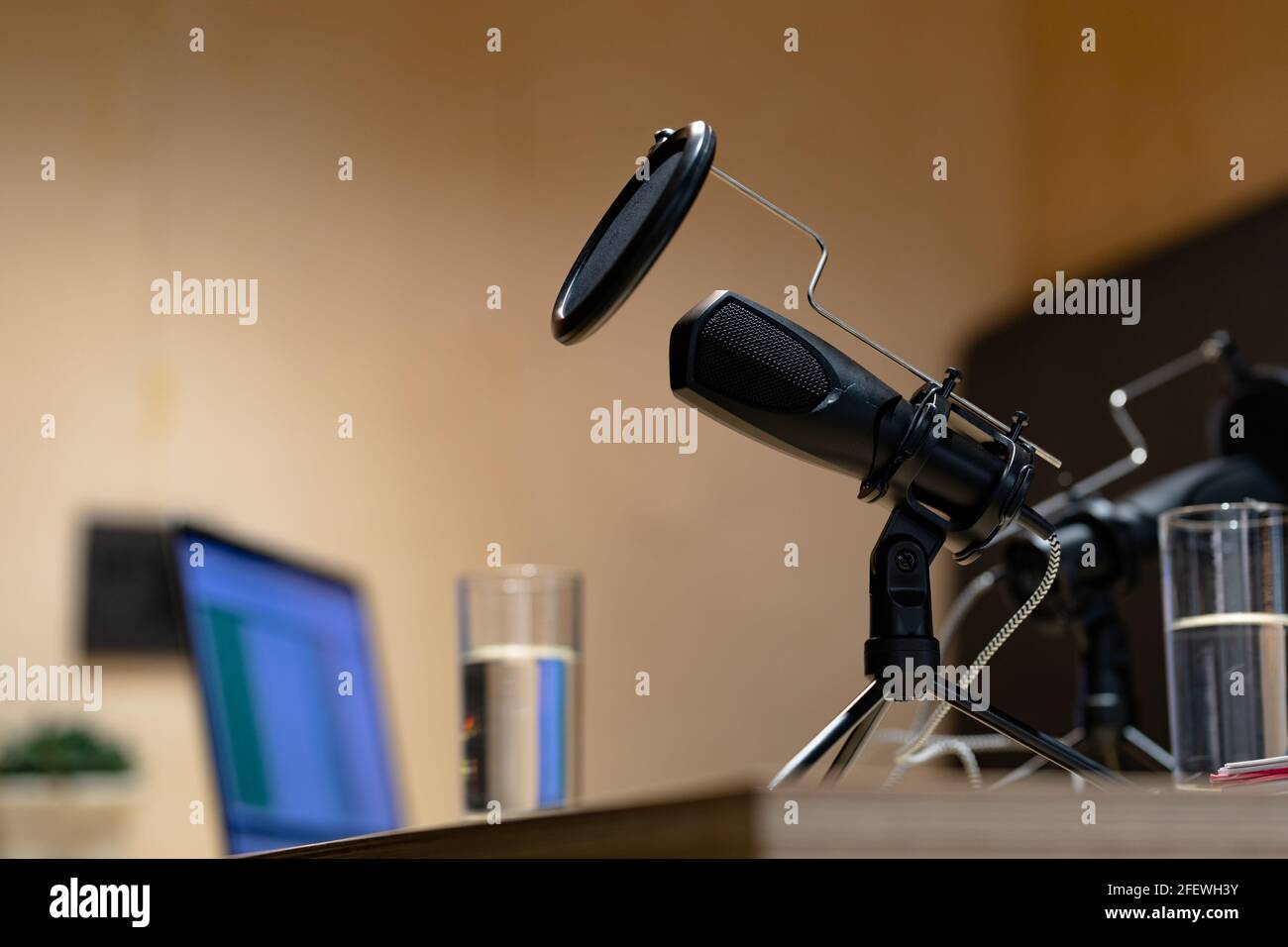 Water microphone hi-res stock photography and images - Alamy