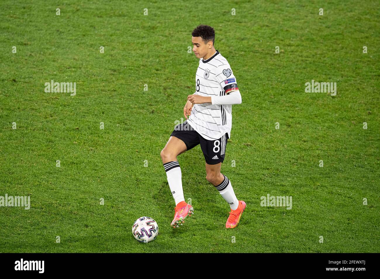 Jamal musiala body hi-res stock photography and images - Alamy