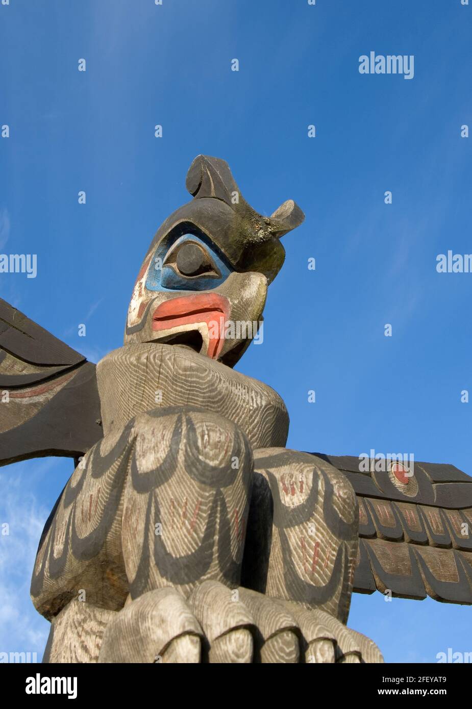 Duncan thunderbird british columbia canada duncan first nations totem ...