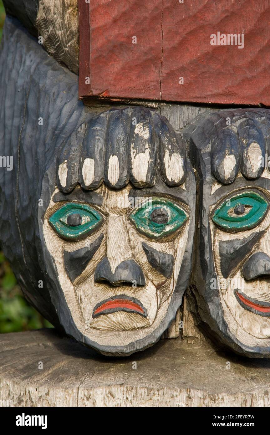 Thunderbird Above Whale Above Bear - Carver: Simon Charlie 1988 ...