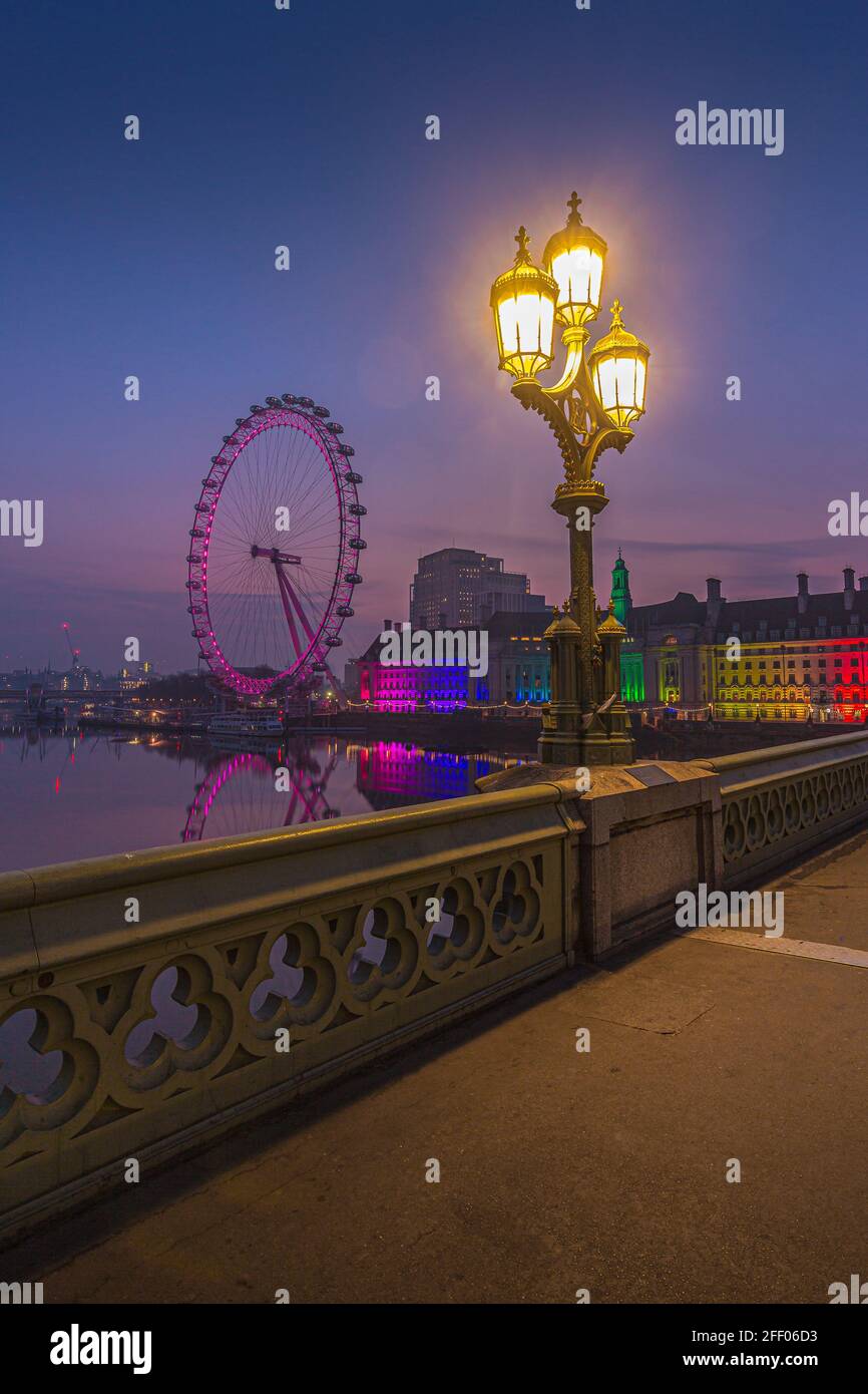 London Eye Reflection at Sunrise Stock Photo - Alamy