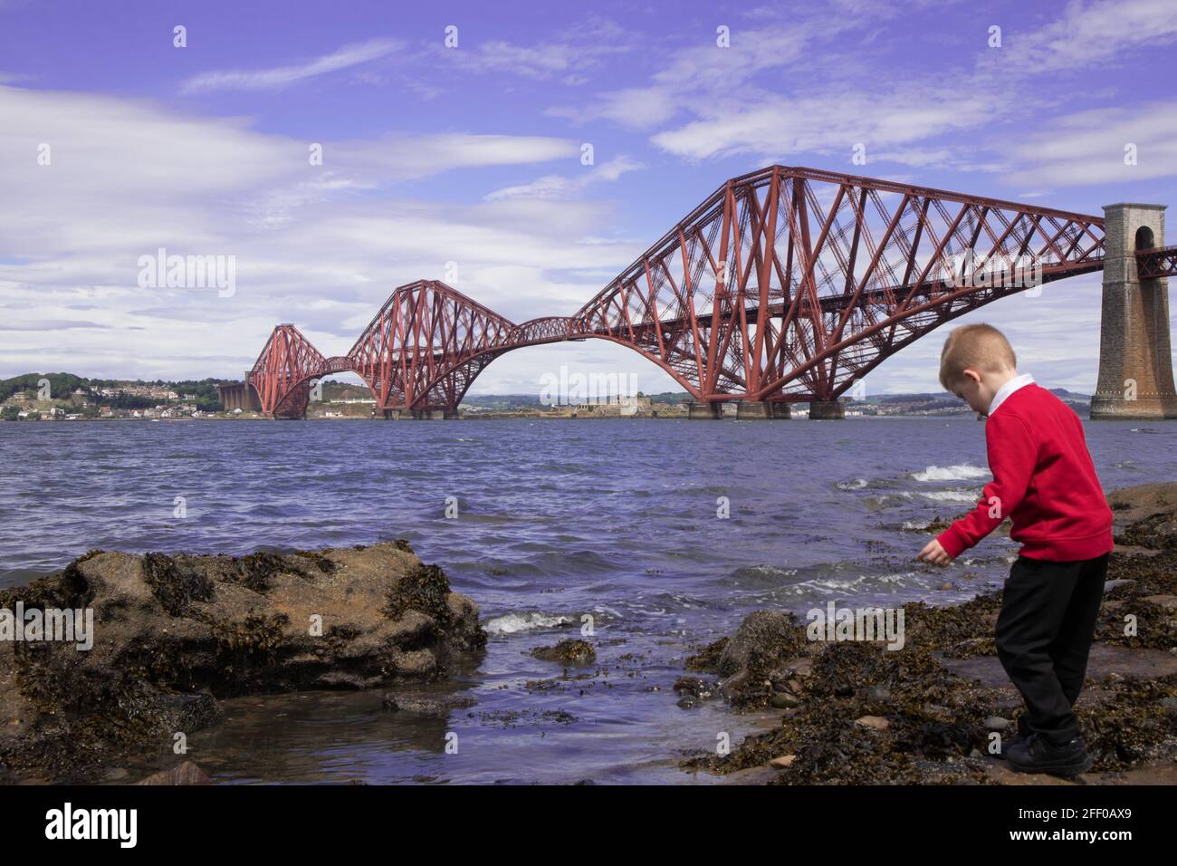 Forth bridge south queensferry hi-res stock photography and images - Alamy