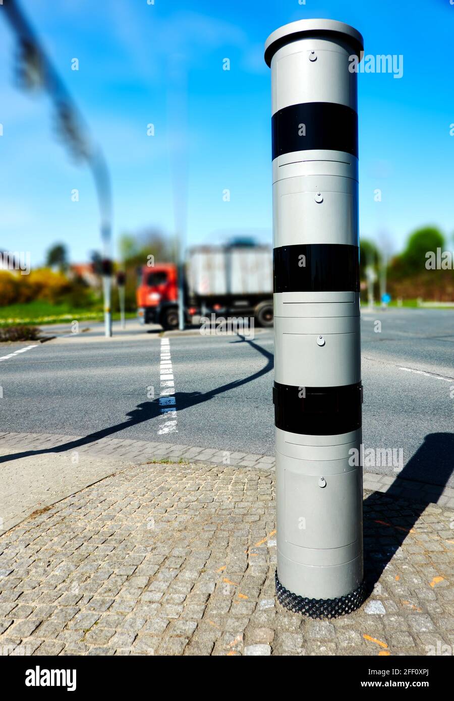 Radar system measurement trap hi-res stock photography and images - Alamy