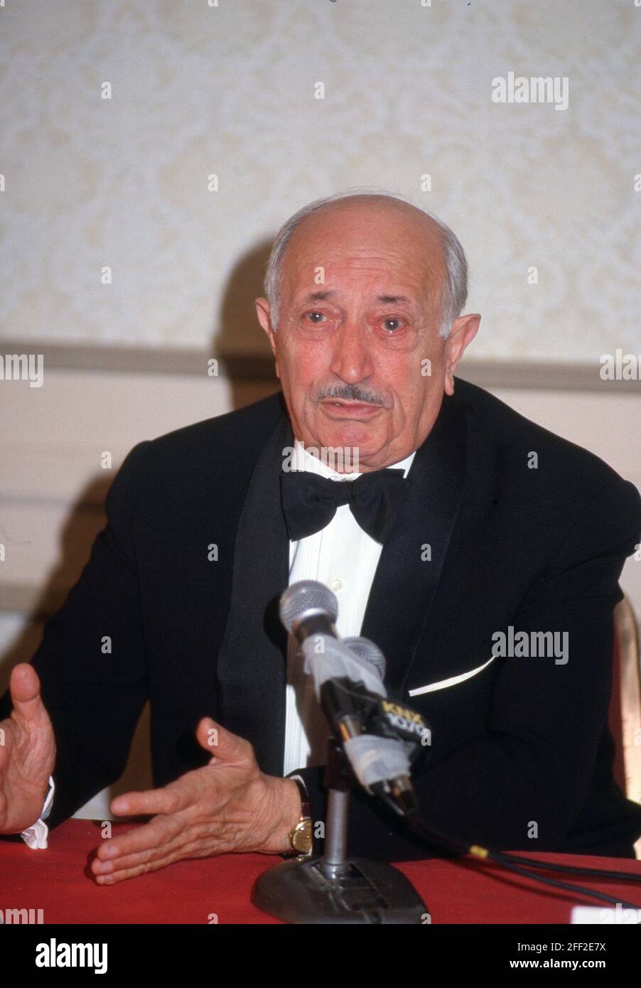 Simon Wiesenthal Circa 1980's Credit: Ralph Dominguez/MediaPunch Stock ...