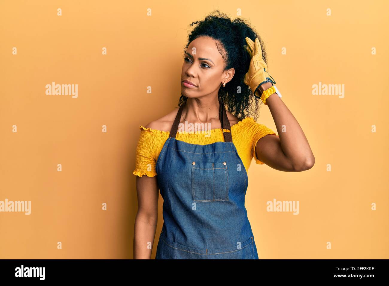 Woman head frown apron hi-res stock photography and images - Alamy