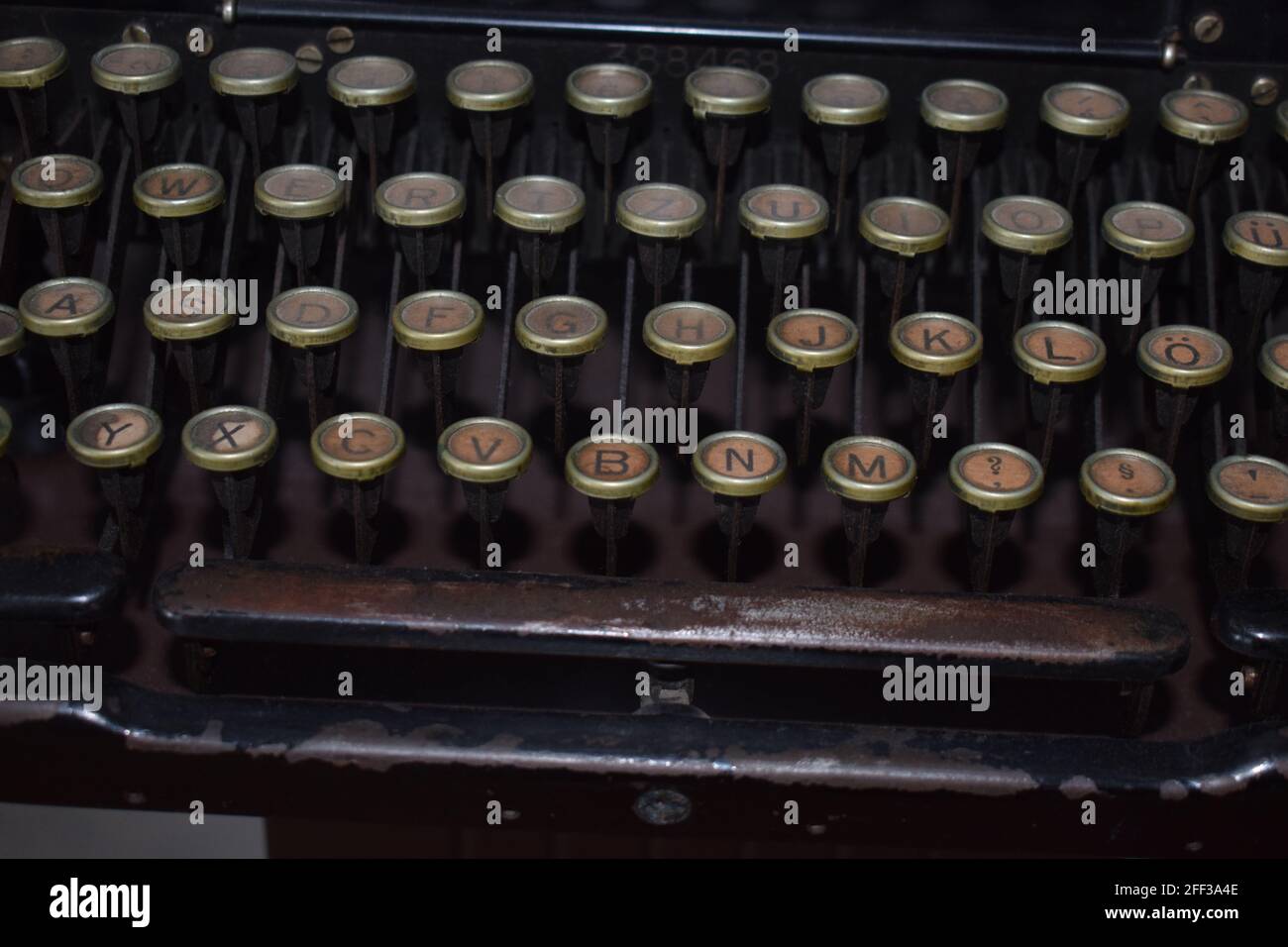 Vintage typewriter 1920s hi-res stock photography and images - Alamy