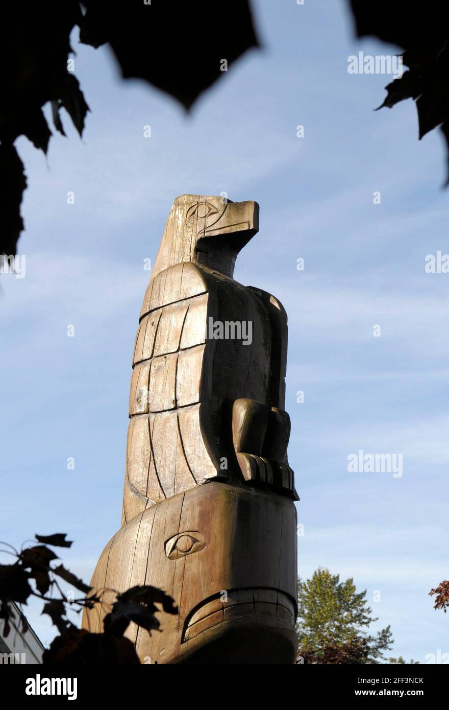 Duncan thunderbird british columbia canada duncan first nations totem ...