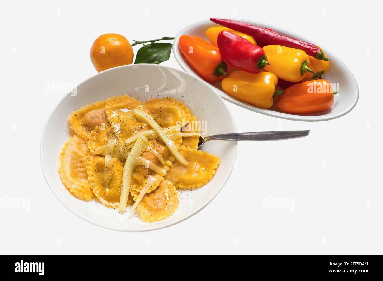 Mezzelune ravioli hi-res stock photography and images - Alamy