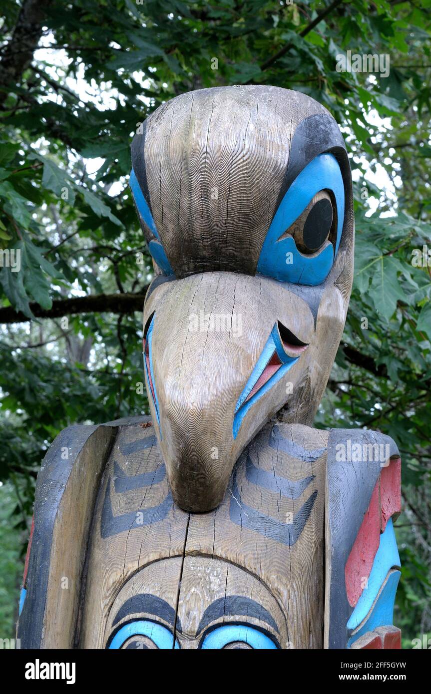 Eagle totem hi-res stock photography and images - Alamy