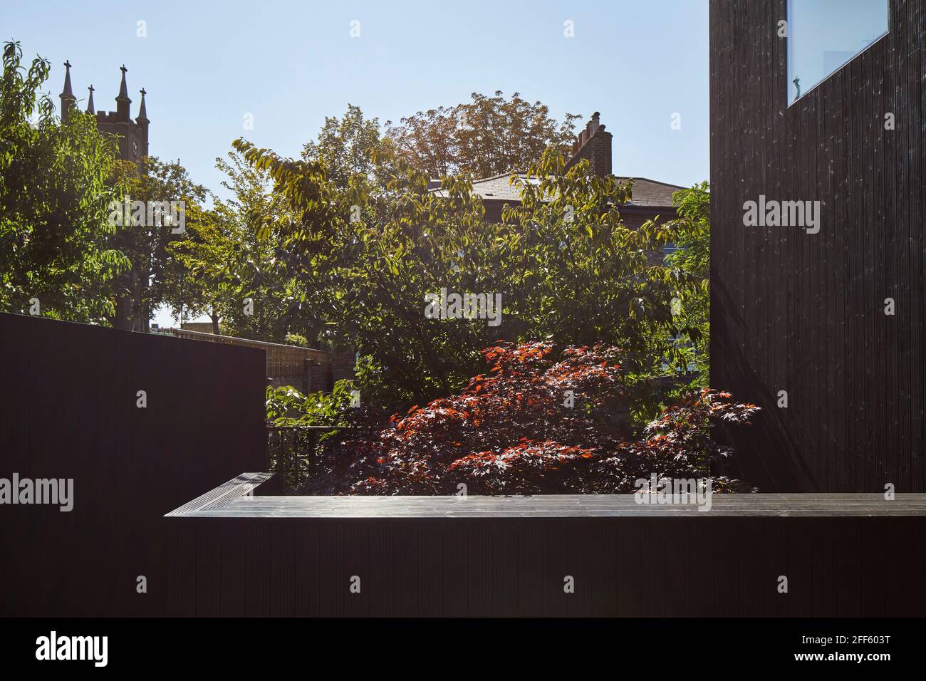 Sunken house, london hi-res stock photography and images - Alamy