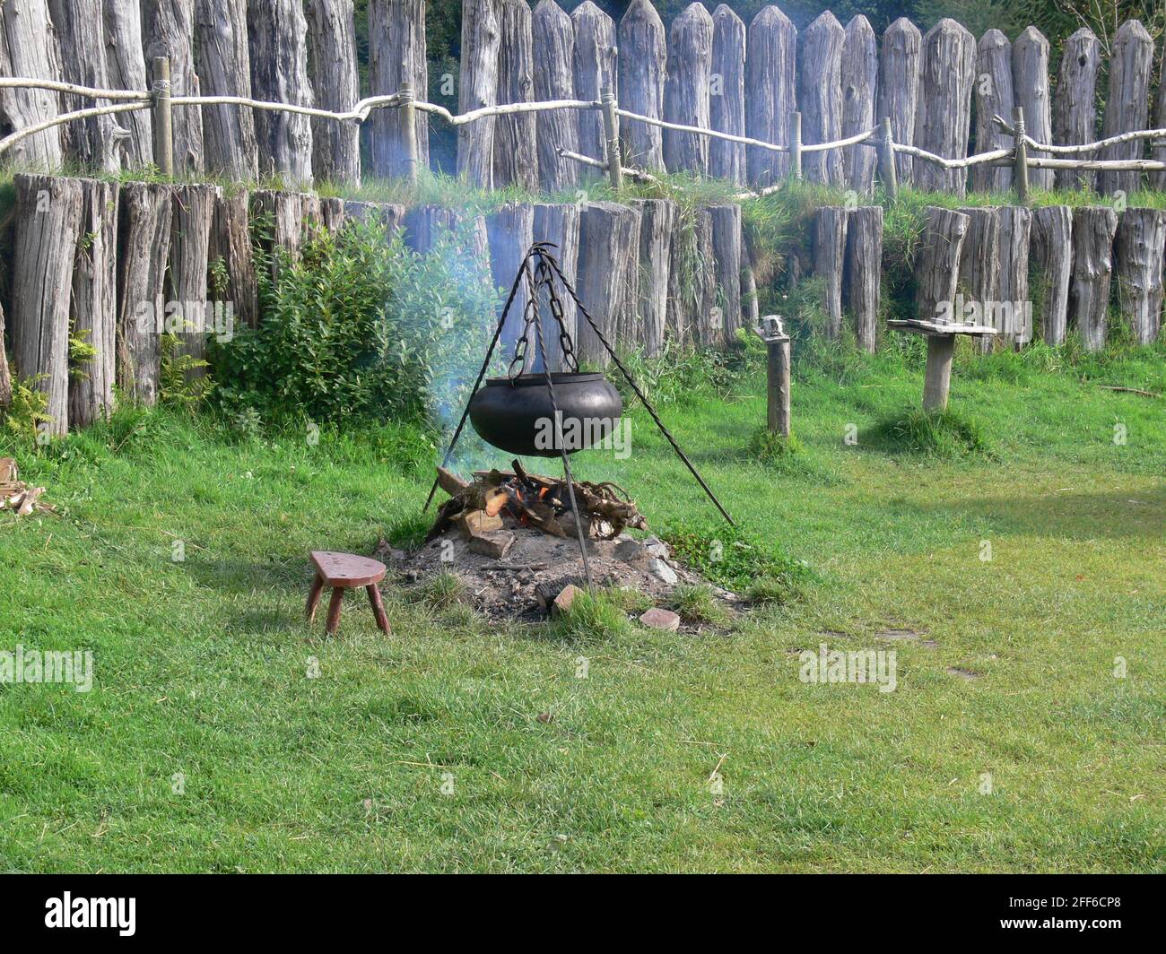 Huge fireplace hi-res stock photography and images - Alamy