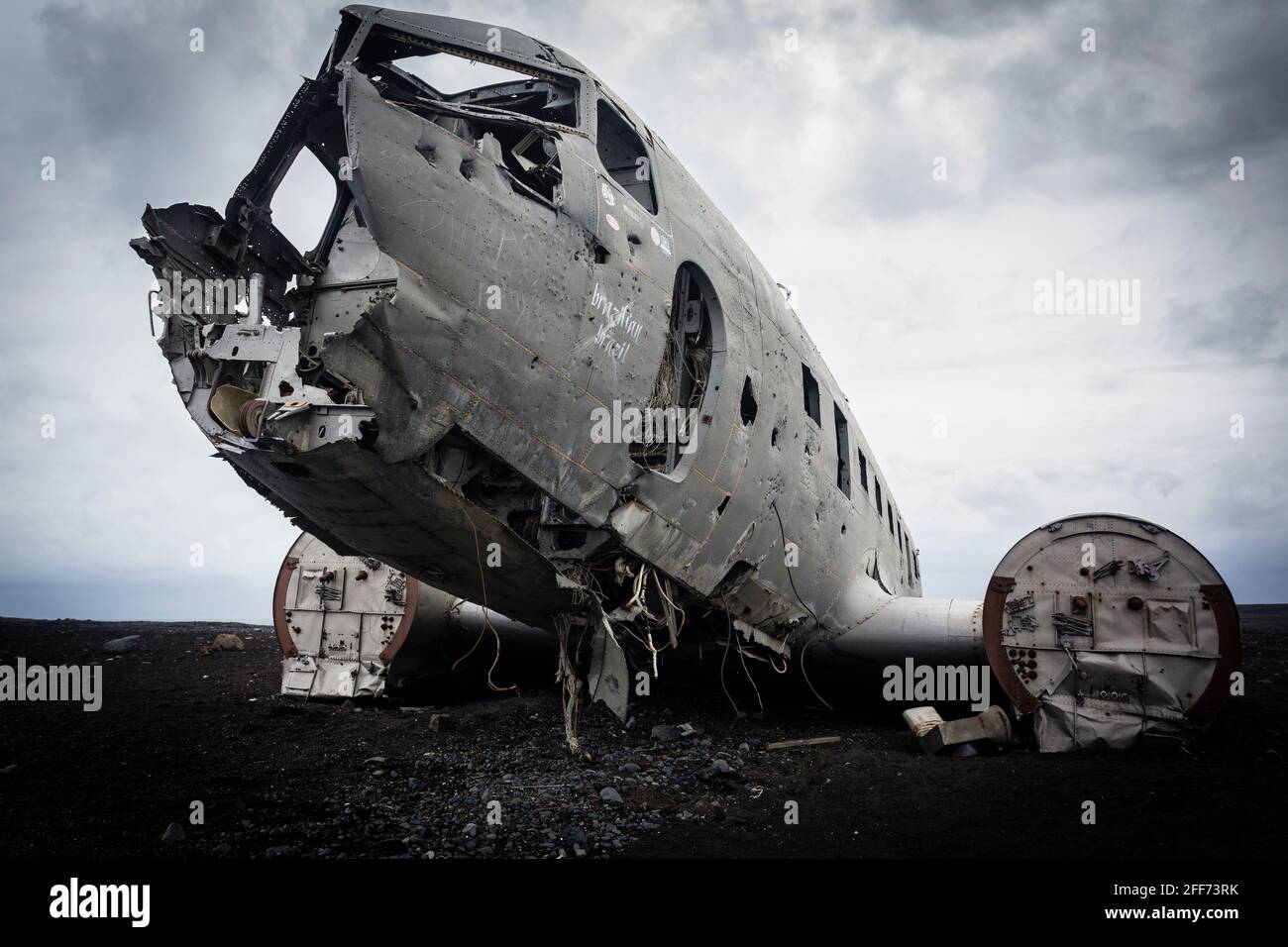 Dc 3 plane wreck hi-res stock photography and images - Alamy