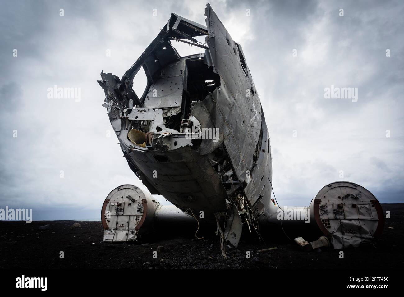 Dc 3 plane wreck hi-res stock photography and images - Alamy