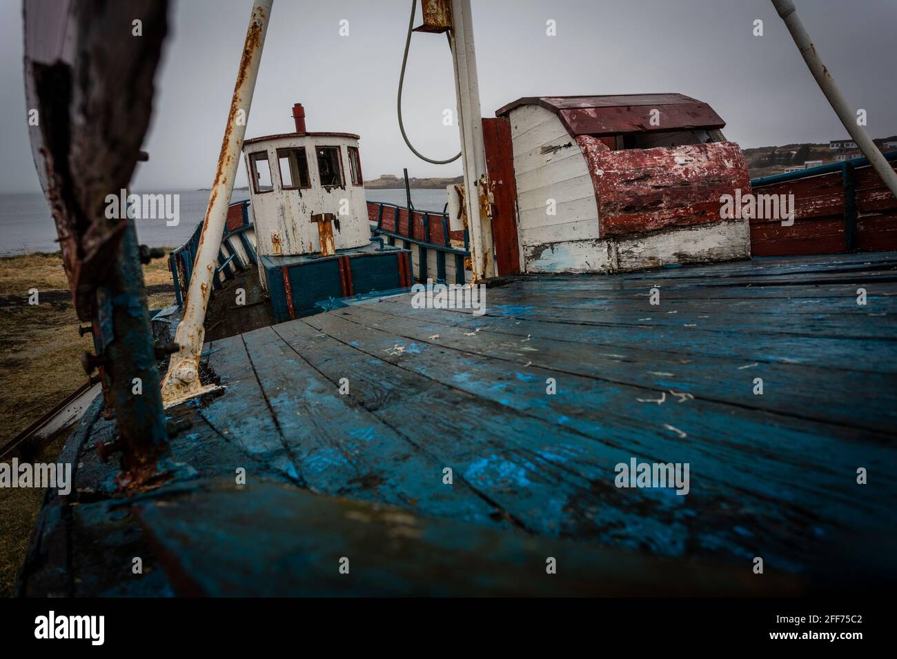 The deck of an old fishing boat Stock Photo - Alamy