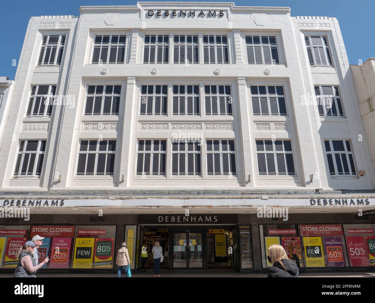Debenhams worthing hi-res stock photography and images - Alamy