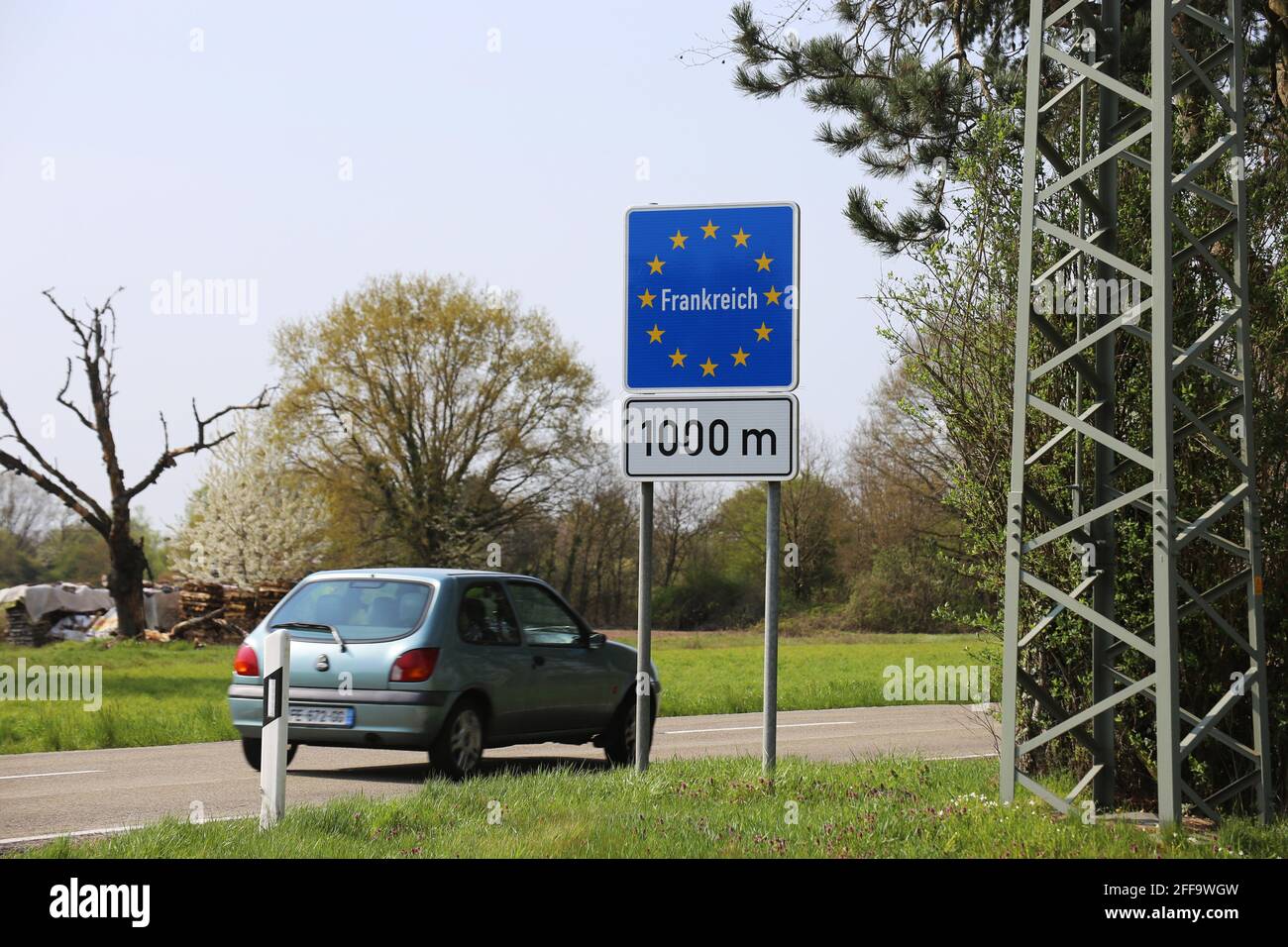 Car shortly before the German-French border between Lauterbourg (Alsace ...