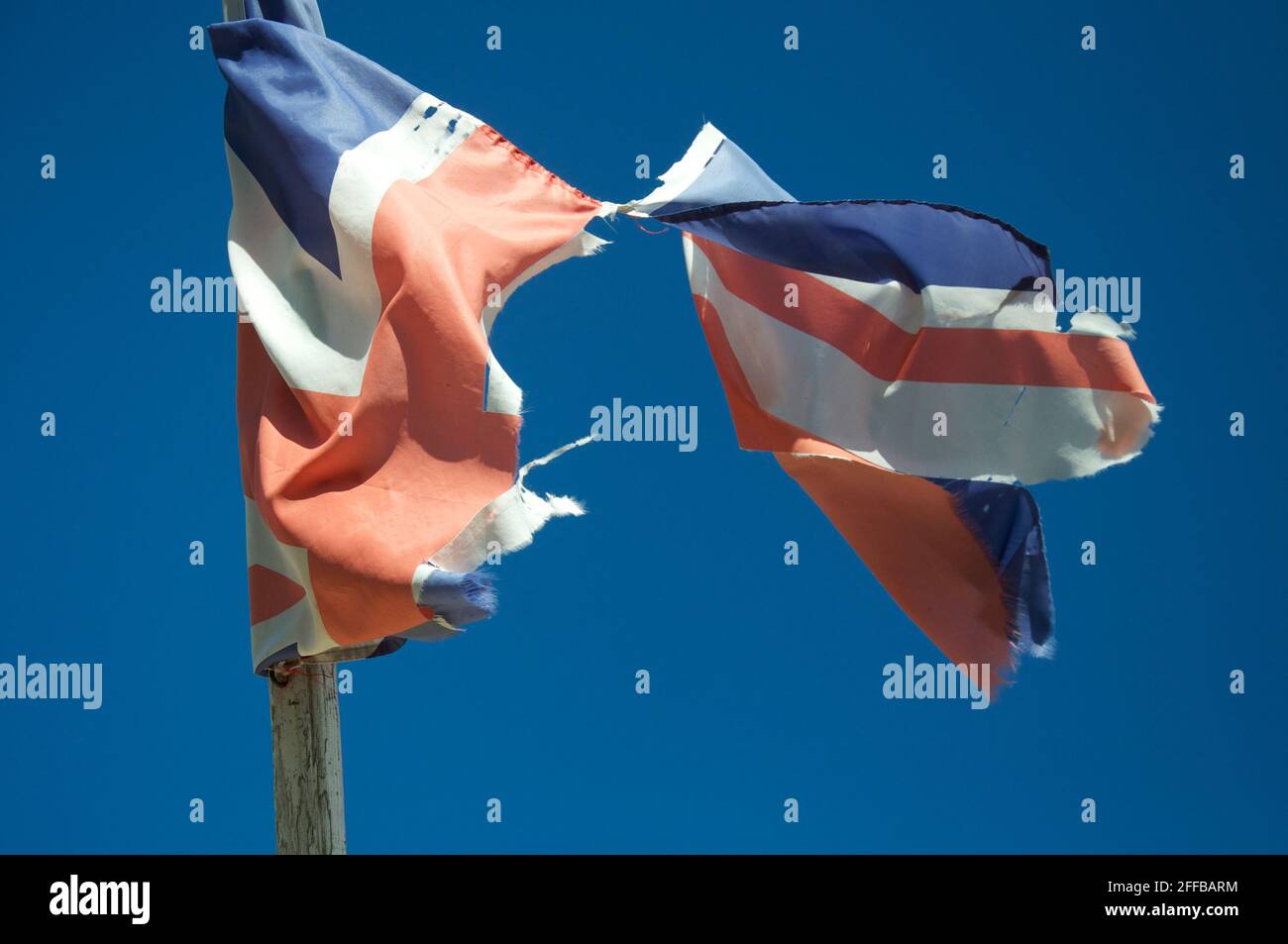 Torn and tatty union jack flag hi-res stock photography and images - Alamy