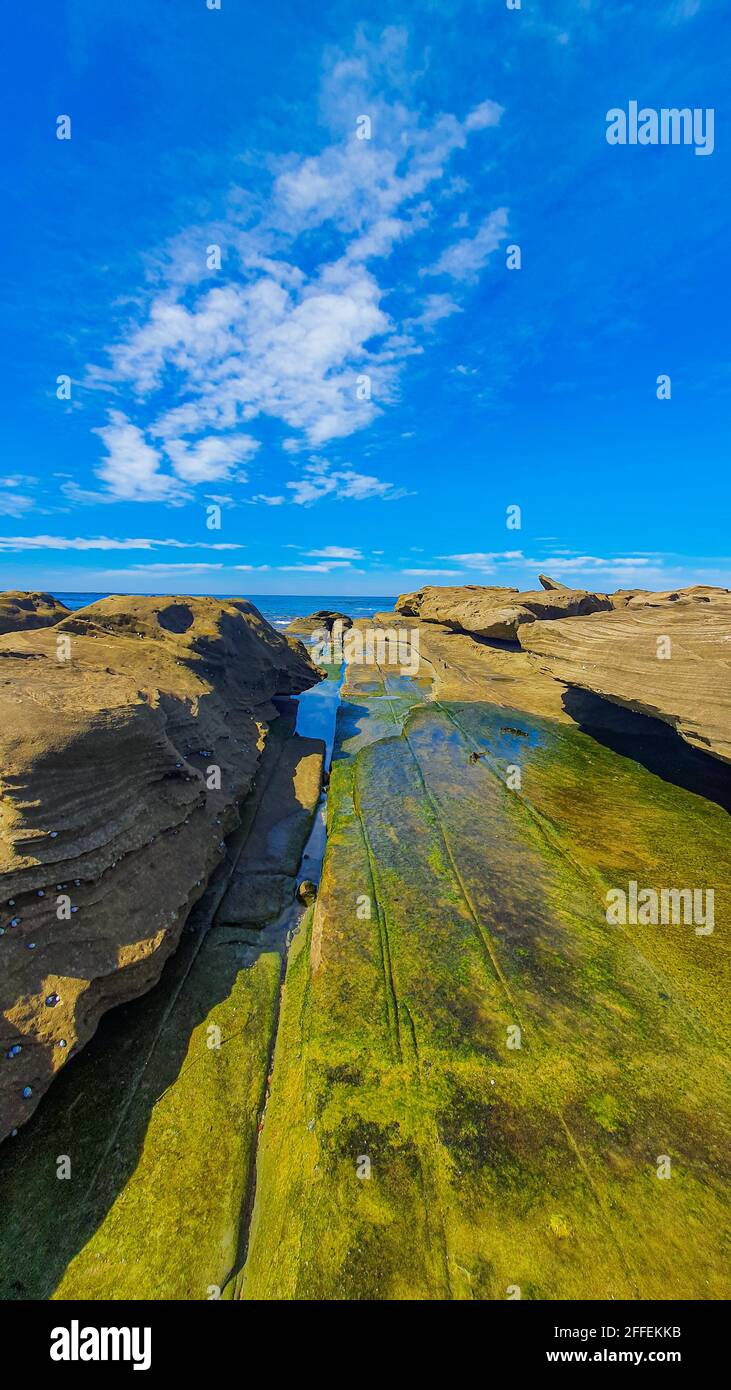 Flat rocks hi-res stock photography and images - Alamy