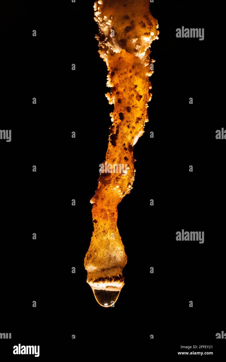Water drip in cave hi-res stock photography and images - Alamy