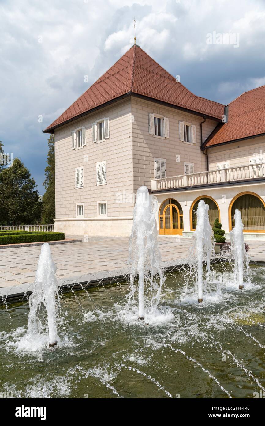 Chateau pool hi-res stock photography and images - Alamy