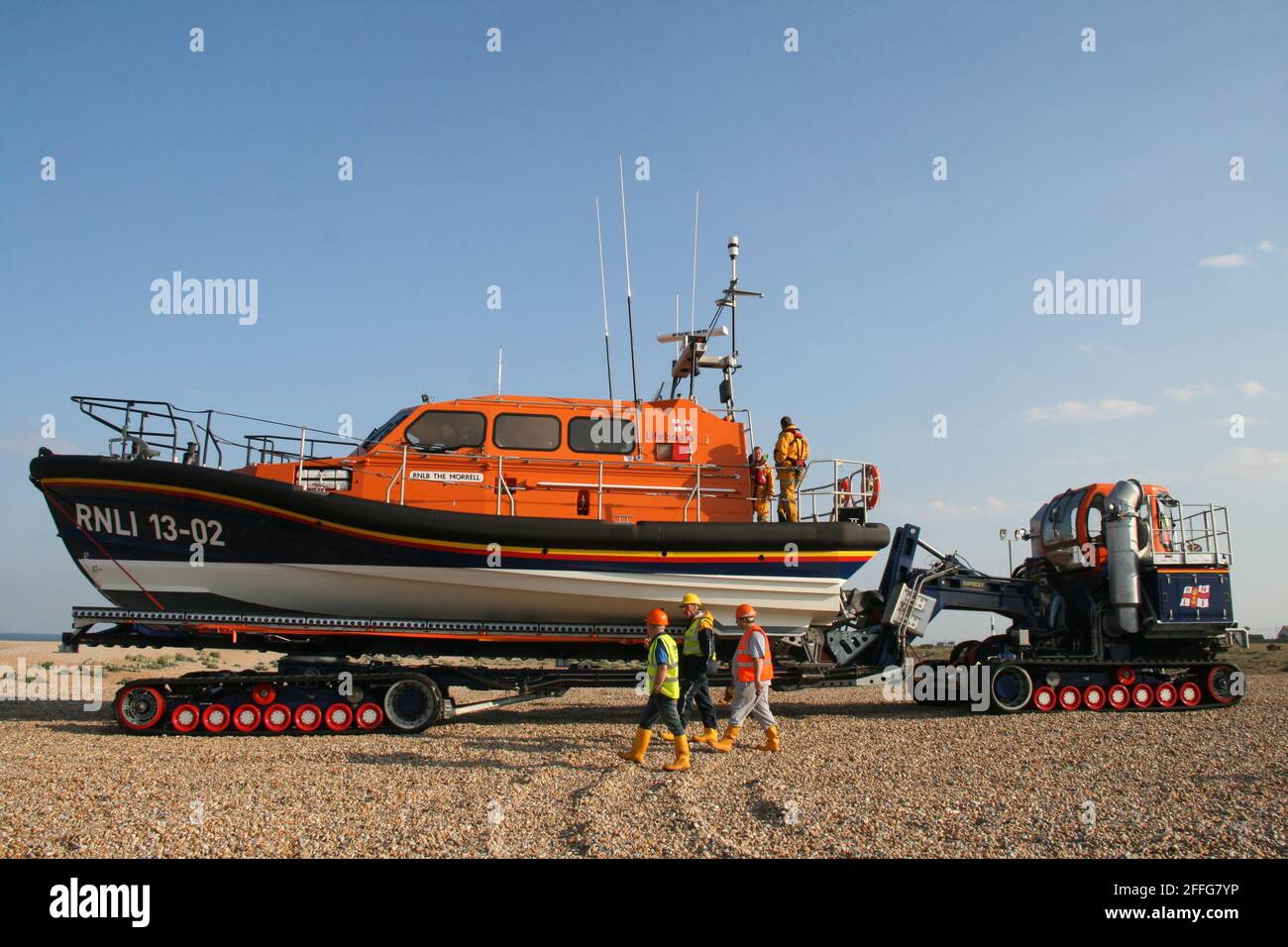 RNLI SHANNON CLASS LIFEBOAT AT DUNGENESS Stock Photo - Alamy